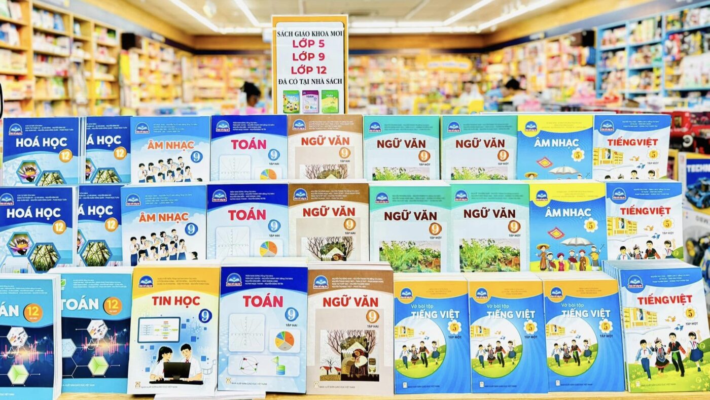 TEXTBOOKS ARE NOW AVAILABLE AT FAHASA BOOKSTORE - FAHASASG